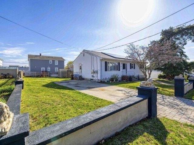 house with 3 bedroom, Fall River MA DS104352687