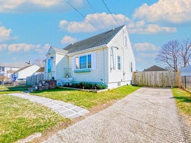 house with 3 bedroom, Fall River MA DS102726191