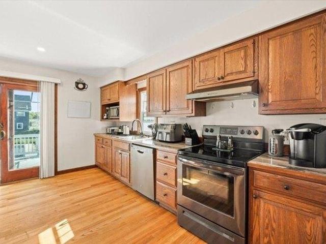 house with 3 bedroom, Fall River MA DS103439161