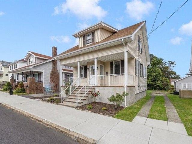 house with 3 bedroom, Fall River MA ES104188515