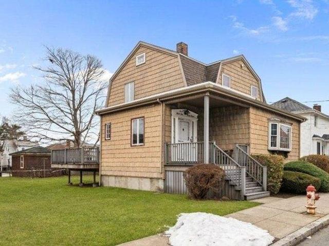 house with 3 bedroom, Fall River MA ES104192929