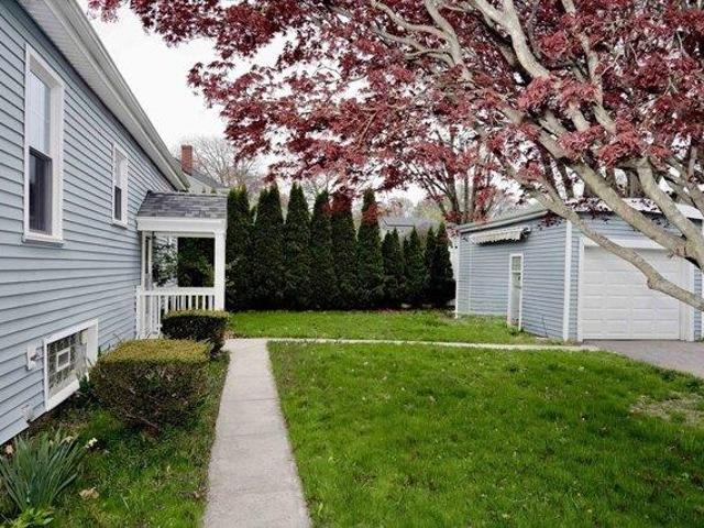 house with 3 bedroom, Fall River MA ES104409393