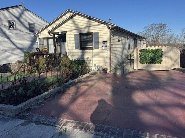 house with 3 bedroom, Fall River MA ES104410883