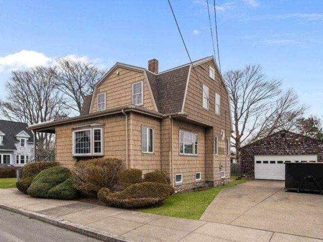 house with 3 bedroom, Fall River MA ES104444498