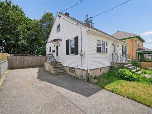 house with 3 bedroom, Fall River MA ES104539852