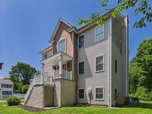 house with 3 bedroom, Fall River MA ES104809617