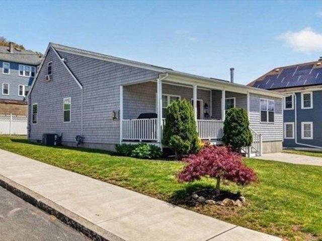 house with 3 bedroom, Fall River MA ES104848203