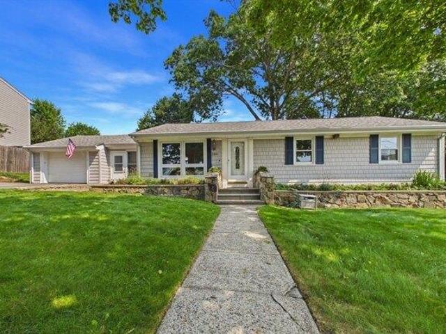 house with 3 bedroom, Fall River MA ES105094318