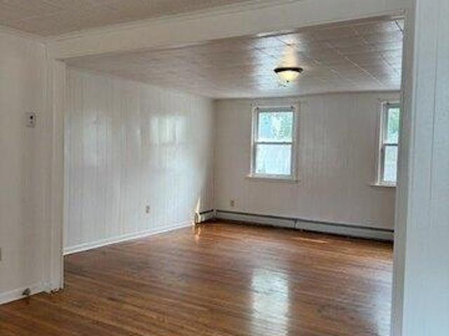 house with 3 bedroom, Fall River MA ES105114409