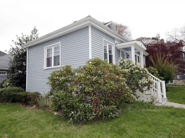 house with 3 bedroom, Fall River MA ES105125262