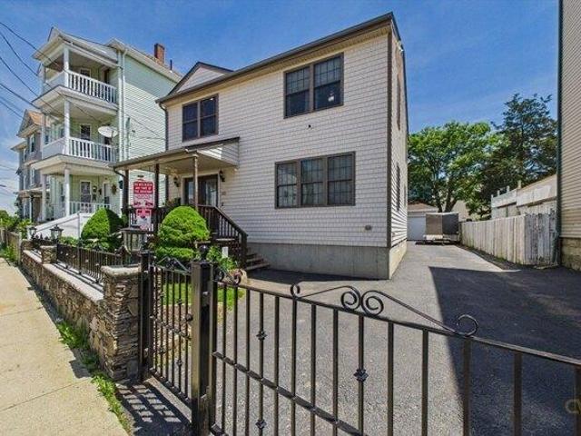 house with 3 bedroom, Fall River MA ES105125935