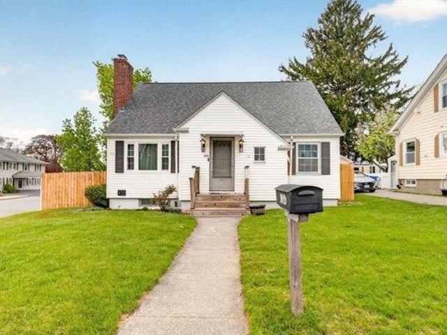 house with 3 bedroom, Fall River MA ES103435542