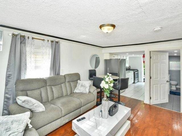 house with 3 bedroom, Fall River MA ES103970177