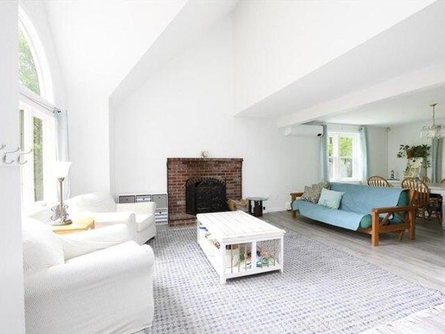 house with 3 bedroom, Falmouth MA ES104234468