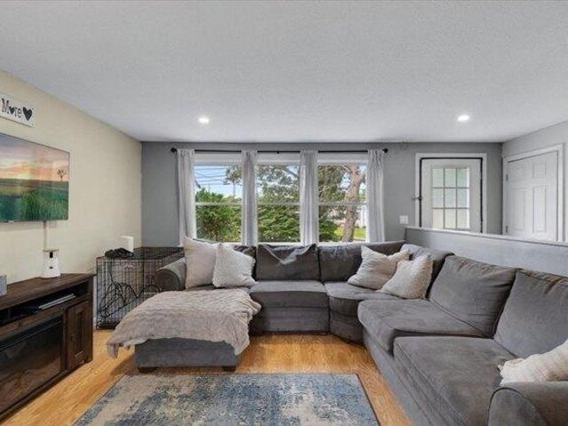 house with 3 bedroom, Falmouth MA ES104757676
