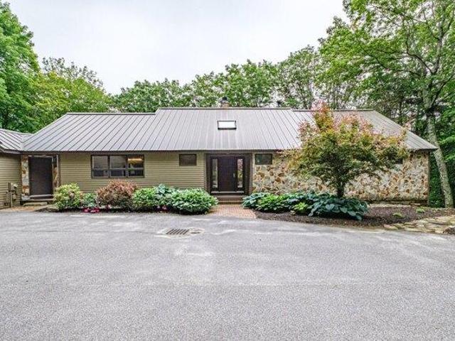 house with 3 bedroom, Falmouth ME DLS101633157