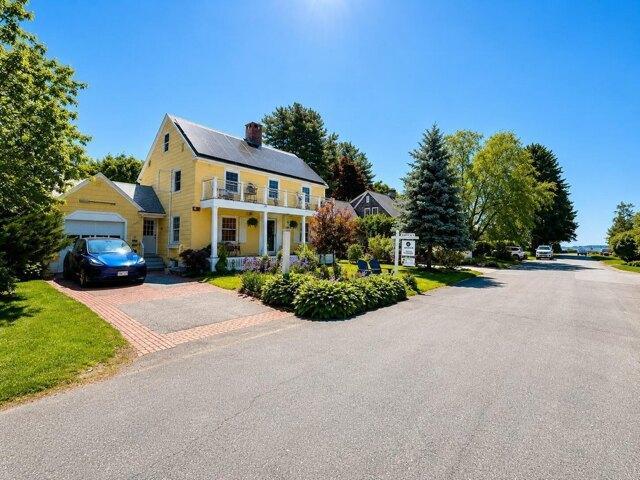 house with 3 bedroom, Falmouth ME DS103849092