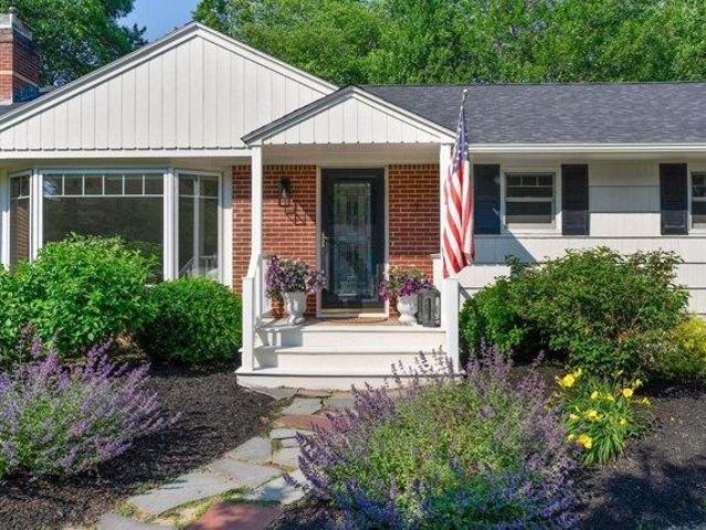 house with 3 bedroom, Falmouth ME ES104008874