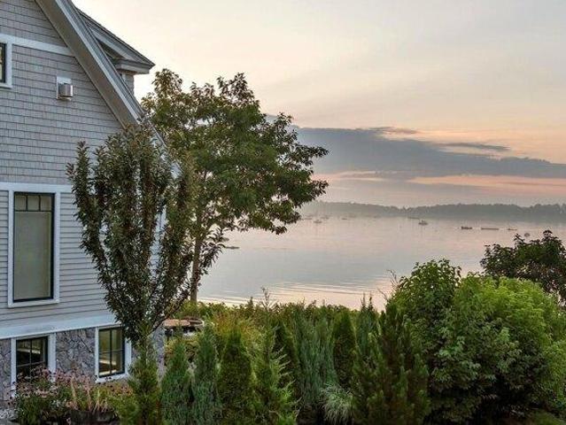 house with 3 bedroom, Falmouth ME ES105112813