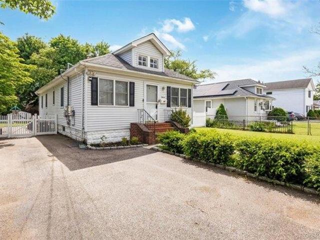 house with 3 bedroom, Farmingdale NY ES104921874