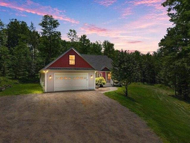house with 3 bedroom, Farmington ME ES105113267