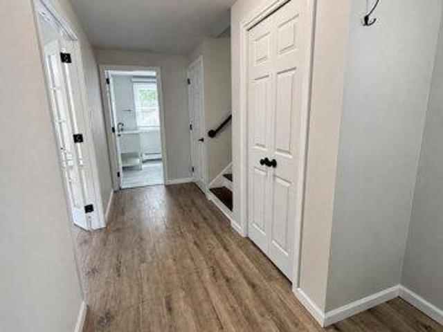house with 3 bedroom, Farmington CT DLS103069519