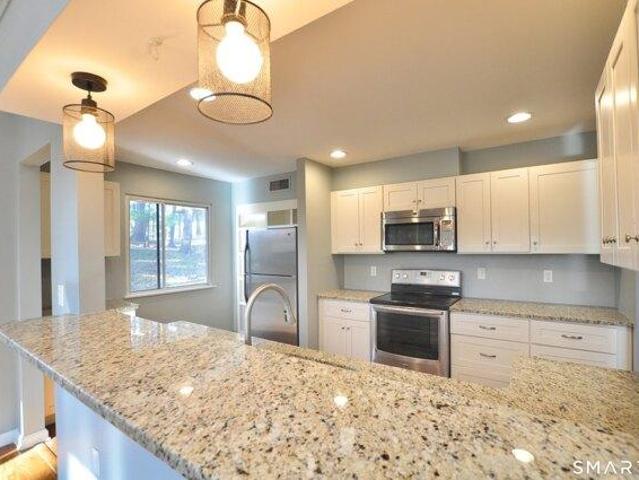 house with 3 bedroom, Farmington CT DS102565475