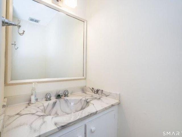 house with 3 bedroom, Farmington CT ES103432767