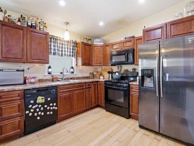 house with 3 bedroom, Fitchburg MA DLS102409111