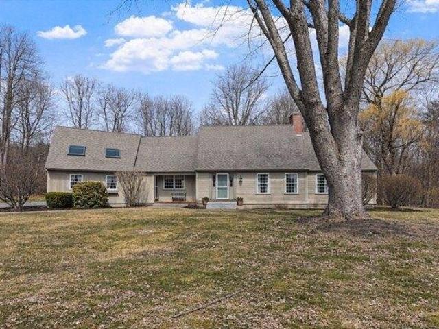 house with 3 bedroom, Fitchburg MA DLS102727398