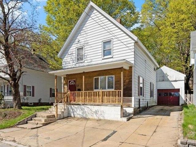 house with 3 bedroom, Fitchburg MA DLS102728379