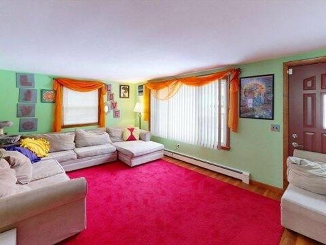 house with 3 bedroom, Fitchburg MA DLS102779657