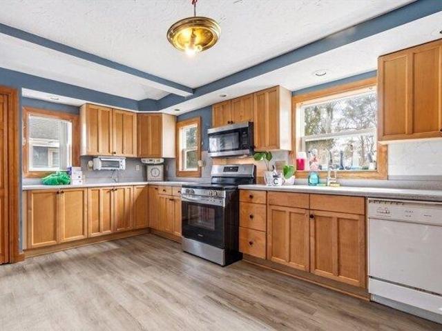 house with 3 bedroom, Fitchburg MA DLS102962171