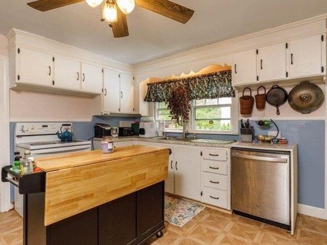 house with 3 bedroom, Fitchburg MA DS102591803