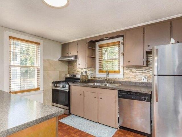 house with 3 bedroom, Fitchburg MA DS104192700