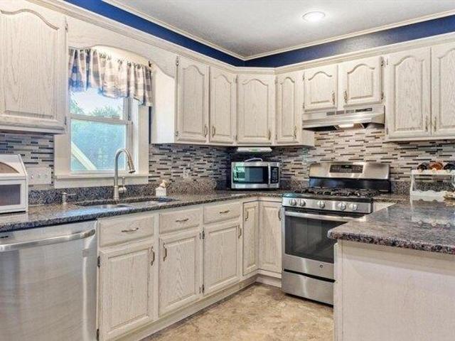 house with 3 bedroom, Fitchburg MA DS104265368