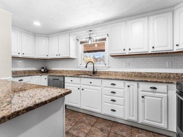 house with 3 bedroom, Fitchburg MA ES102923046