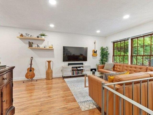 house with 3 bedroom, Fitchburg MA ES103433784