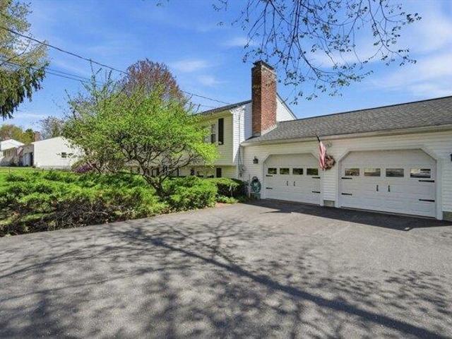house with 3 bedroom, Fitchburg MA ES103443405