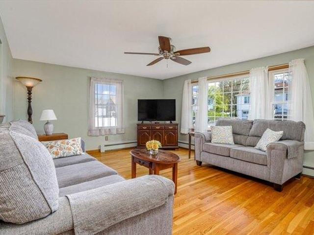 house with 3 bedroom, Fitchburg MA ES103188158