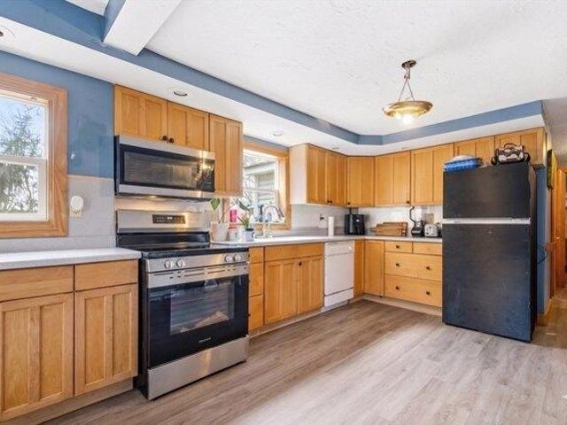 house with 3 bedroom, Fitchburg MA ES104720629
