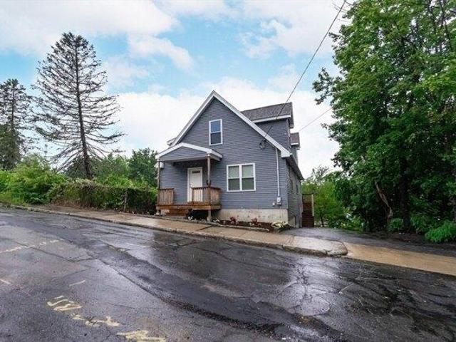 house with 3 bedroom, Fitchburg MA ES104760165