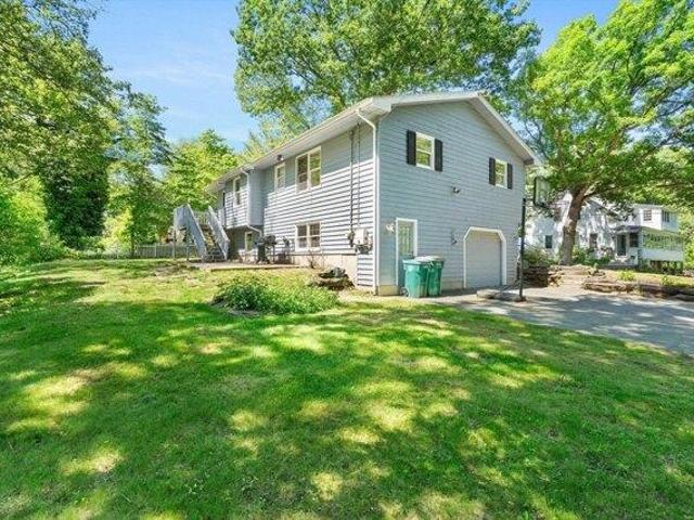 house with 3 bedroom, Fitchburg MA ES104788502