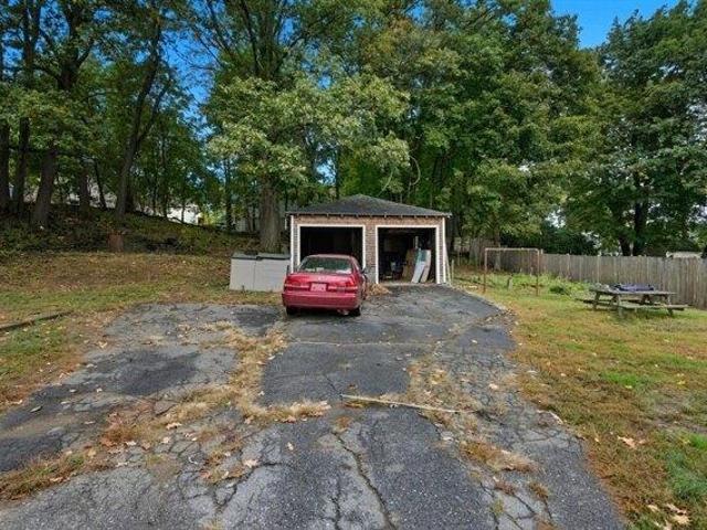 house with 3 bedroom, Fitchburg MA ES104789823