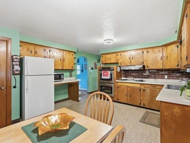 house with 3 bedroom, Fitchburg MA ES104851980