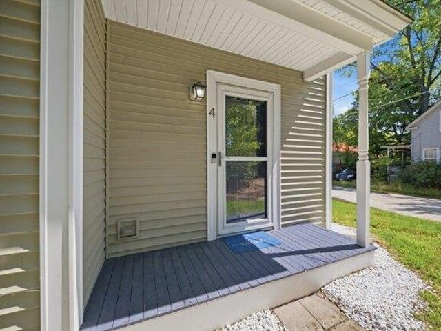 house with 3 bedroom, Fitchburg MA ES104994747