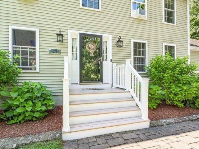 house with 3 bedroom, Fitchburg MA ES105060905