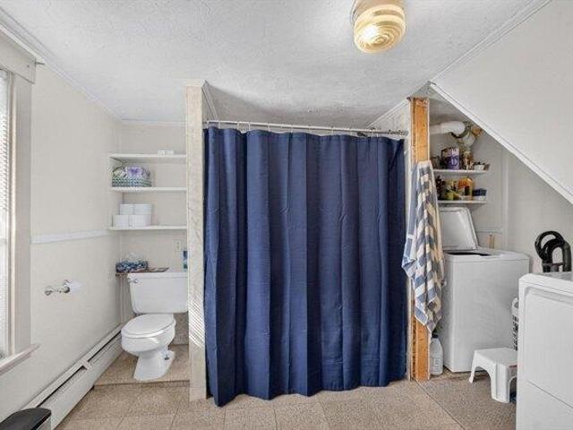 house with 3 bedroom, Fitchburg MA ES105061140