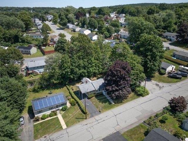 house with 3 bedroom, Fitchburg MA ES105080385