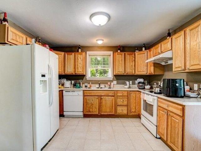 house with 3 bedroom, Fitchburg MA ES105095594